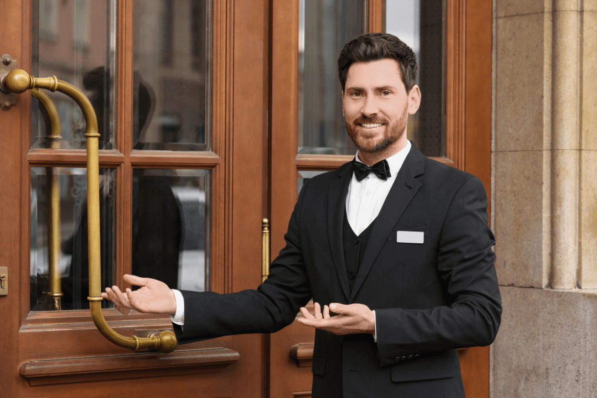Hotel Butler: The Art of Exceptional Service in Luxury Hospitality
